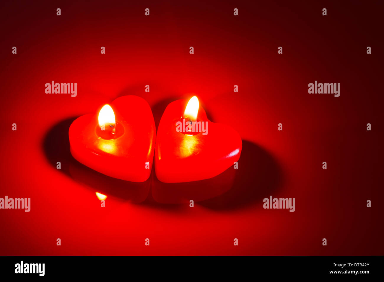 Red christmas candles hi-res stock photography and images - Alamy