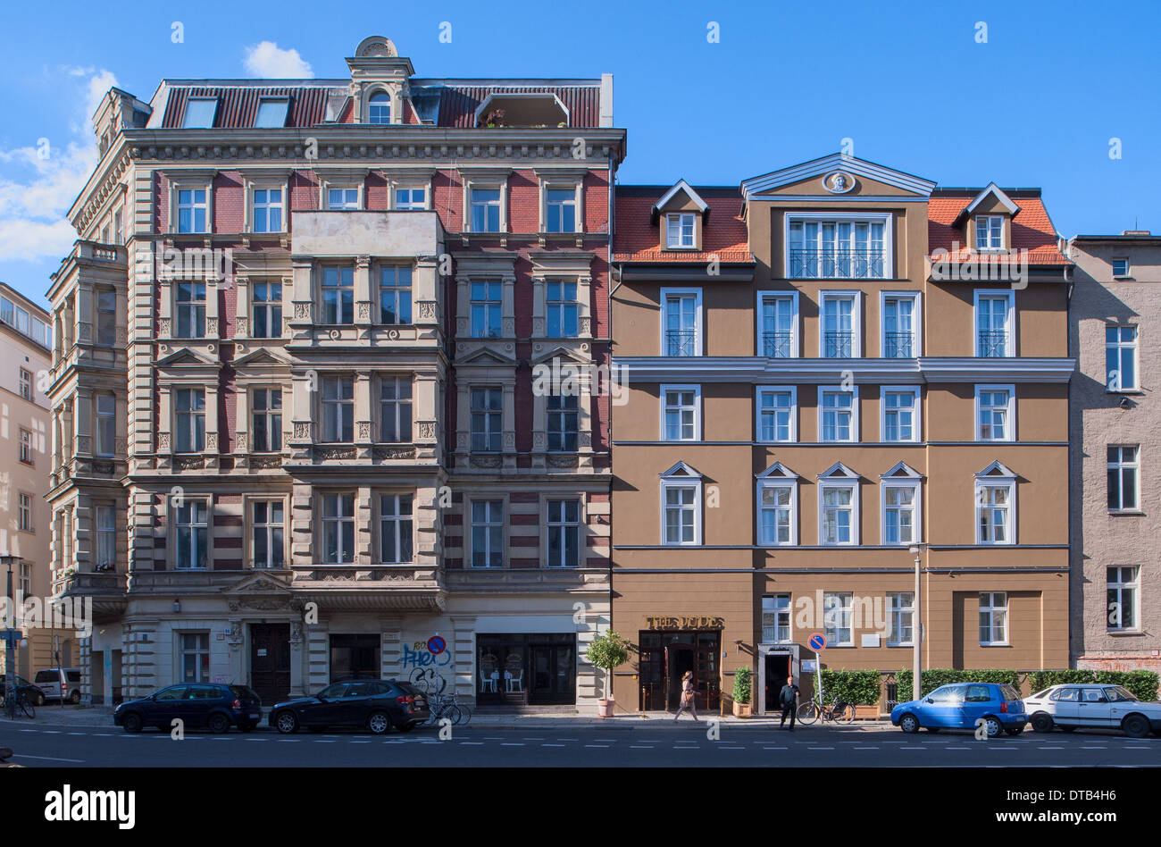 Photo of a residential building hi-res stock photography and images - Alamy