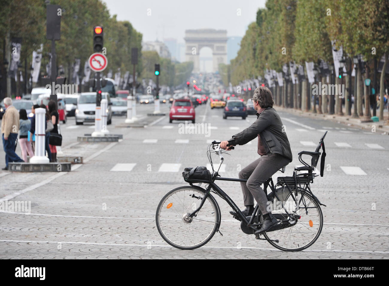 Paris, France, traffic on the Avenue des Champs- Elysees Stock Photo ...