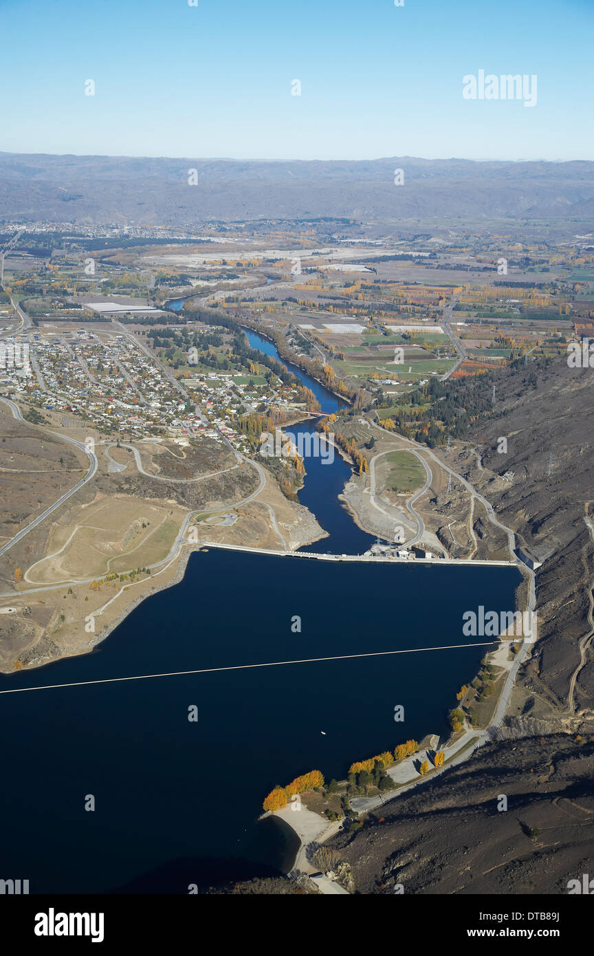 Clyde Dam and Lake Dunstan, Central Otago, South Island, New Zealand ...
