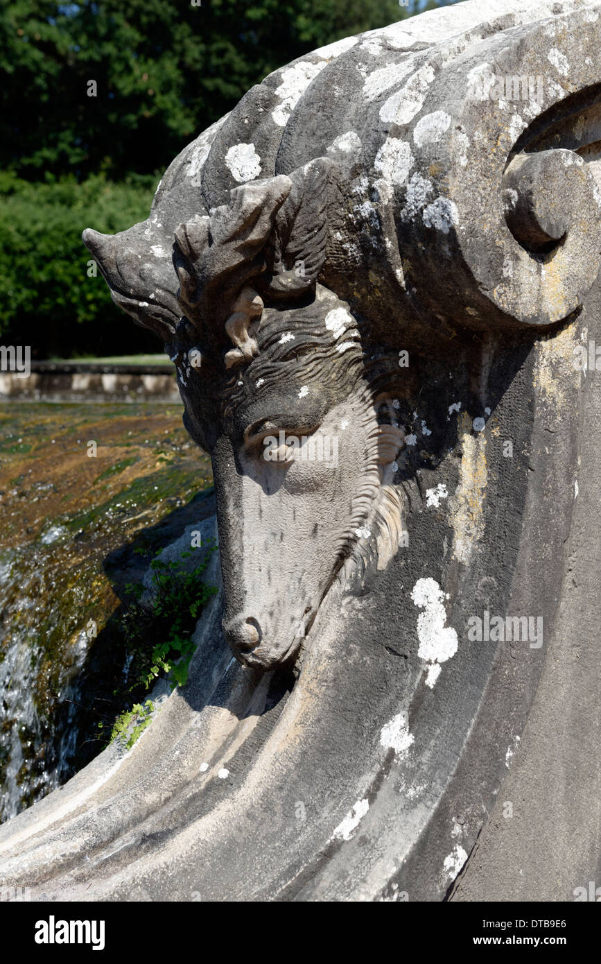 Sculpture of adonis hi-res stock photography and images - Alamy