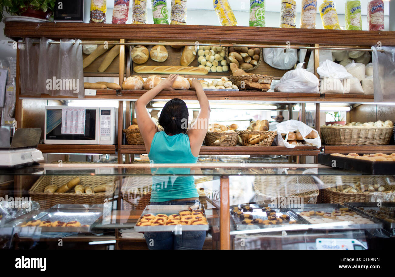 News consumer bread hi-res stock photography and images - Alamy