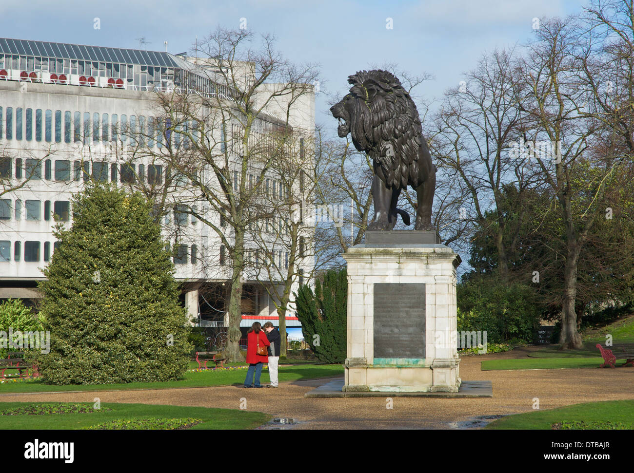 The Maiwand Lion sculpture and war memorial, Forbury Gardens, Reading ...