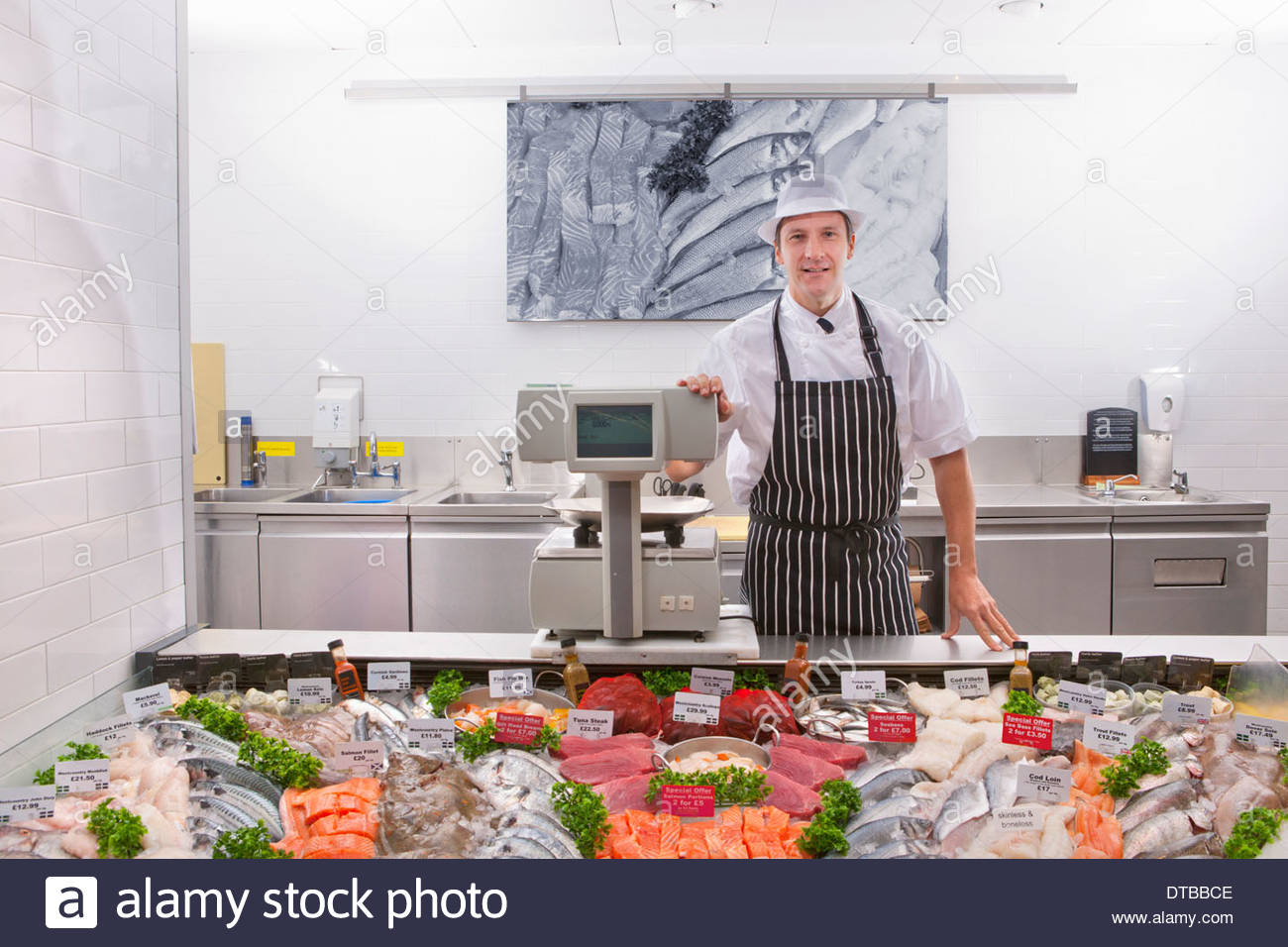 Supermarket Fish Display Stock Photos & Supermarket Fish Display Stock ...