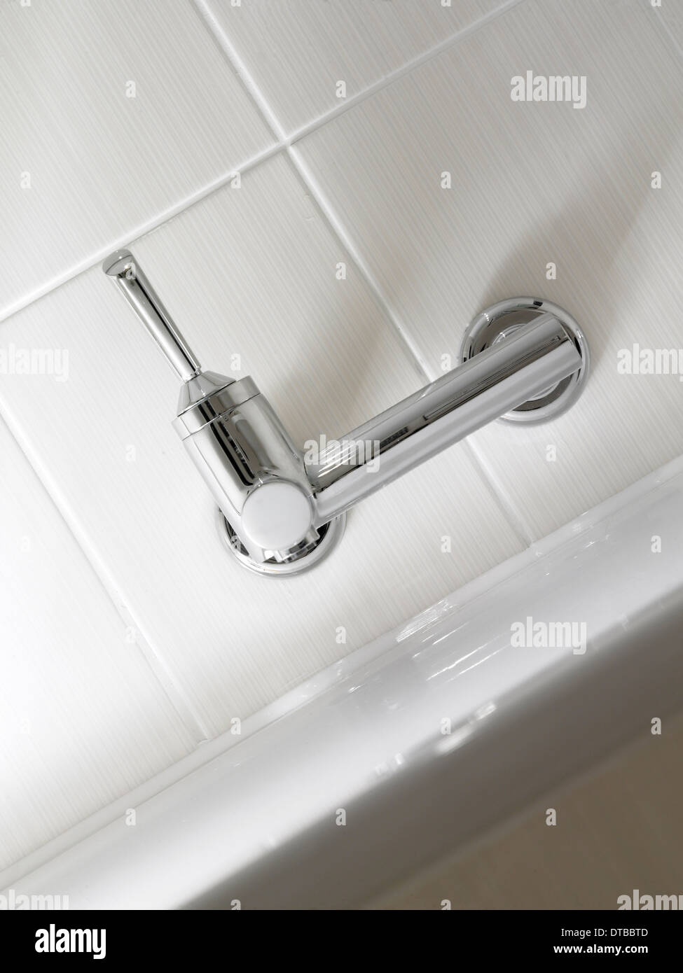 Chrome mixer taps hi-res stock photography and images - Alamy