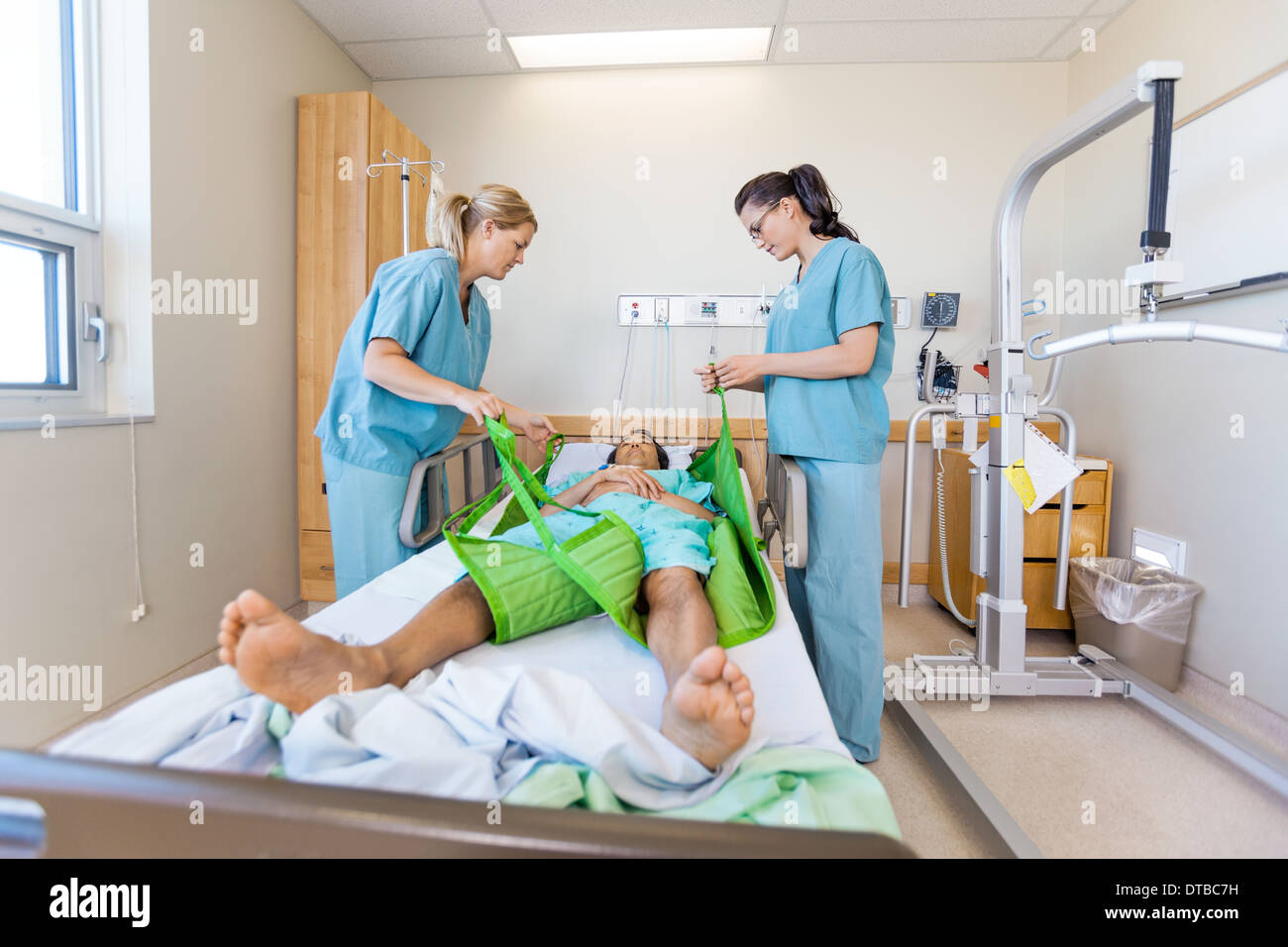 Patient bed lift hi-res stock photography and images - Alamy