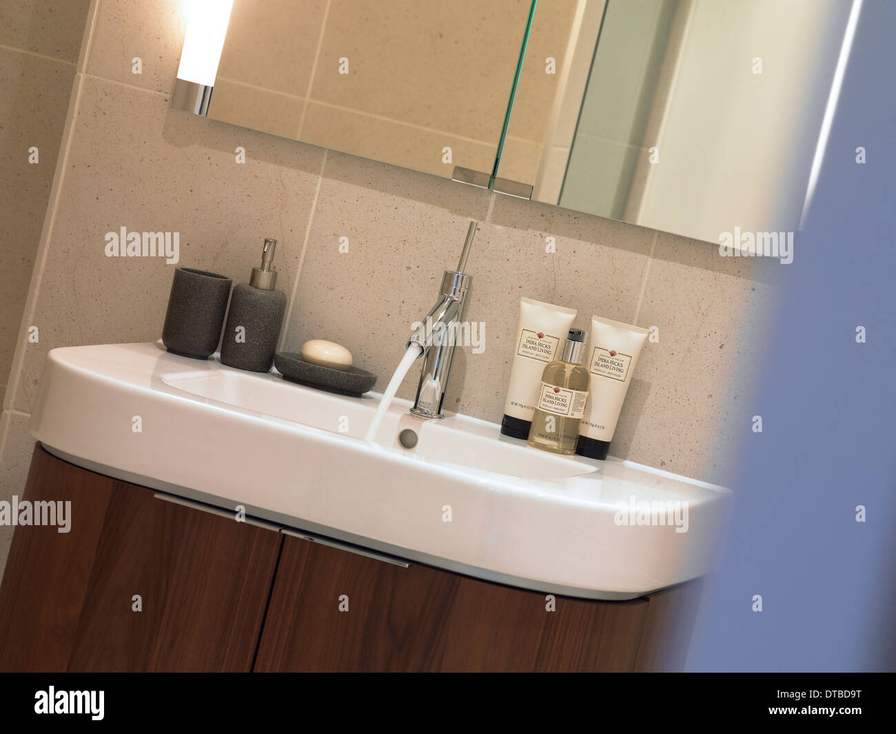 Internals bathroom hi-res stock photography and images - Alamy