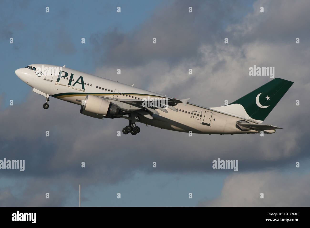 Pia Aeroplane Wallpapers