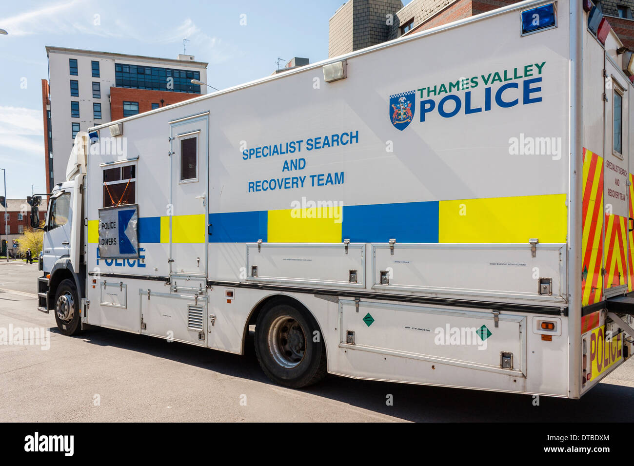 Thames search and rescue hi-res stock photography and images - Alamy