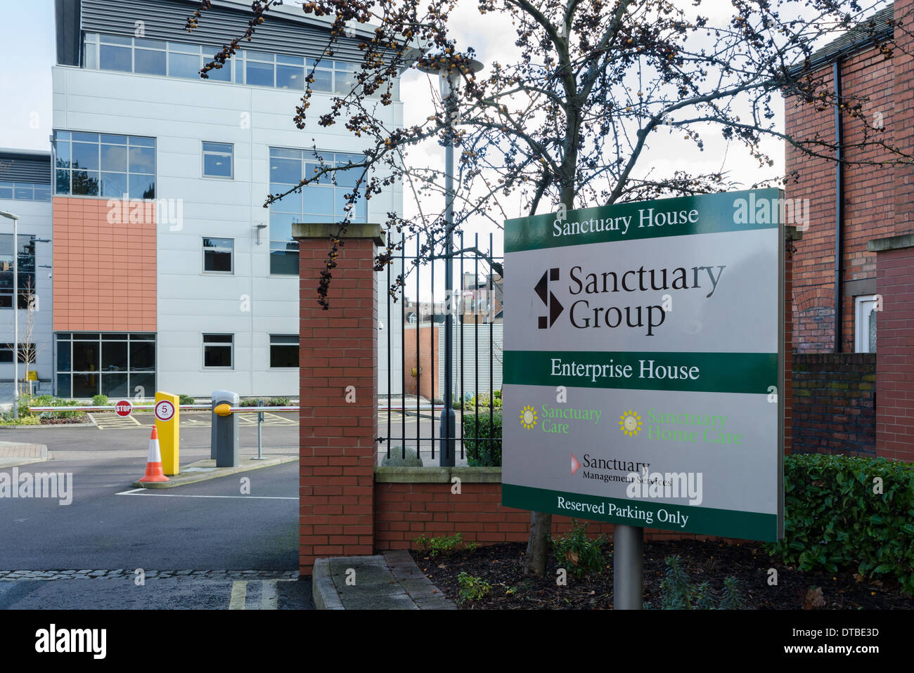 Group offices hi-res stock photography and images - Alamy