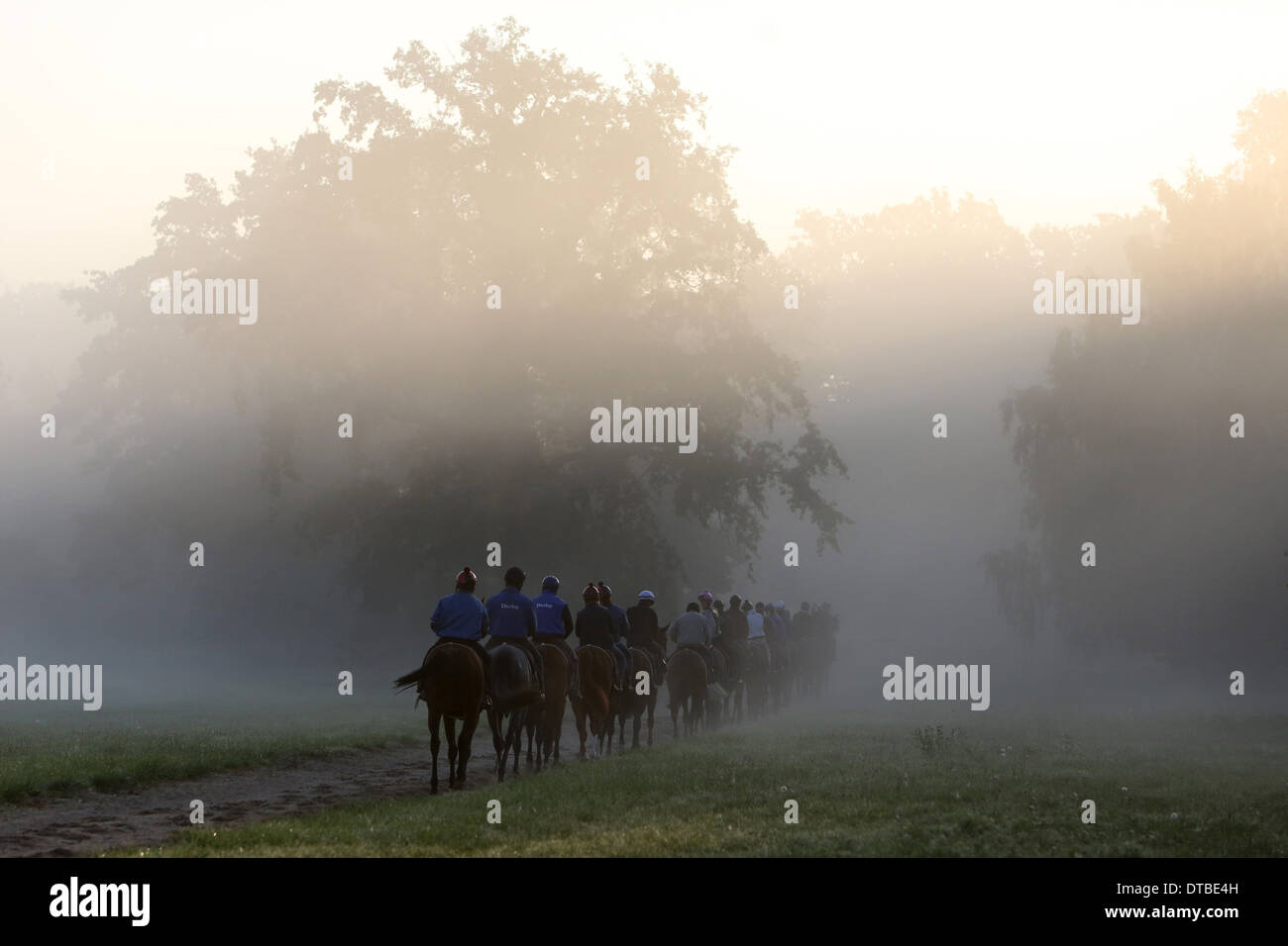 Chantilly horse racing hi-res stock photography and images - Alamy
