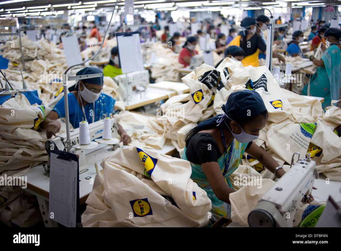 INDIA Miraj , textile factory Esteam produce fair trade cotton bags for ...