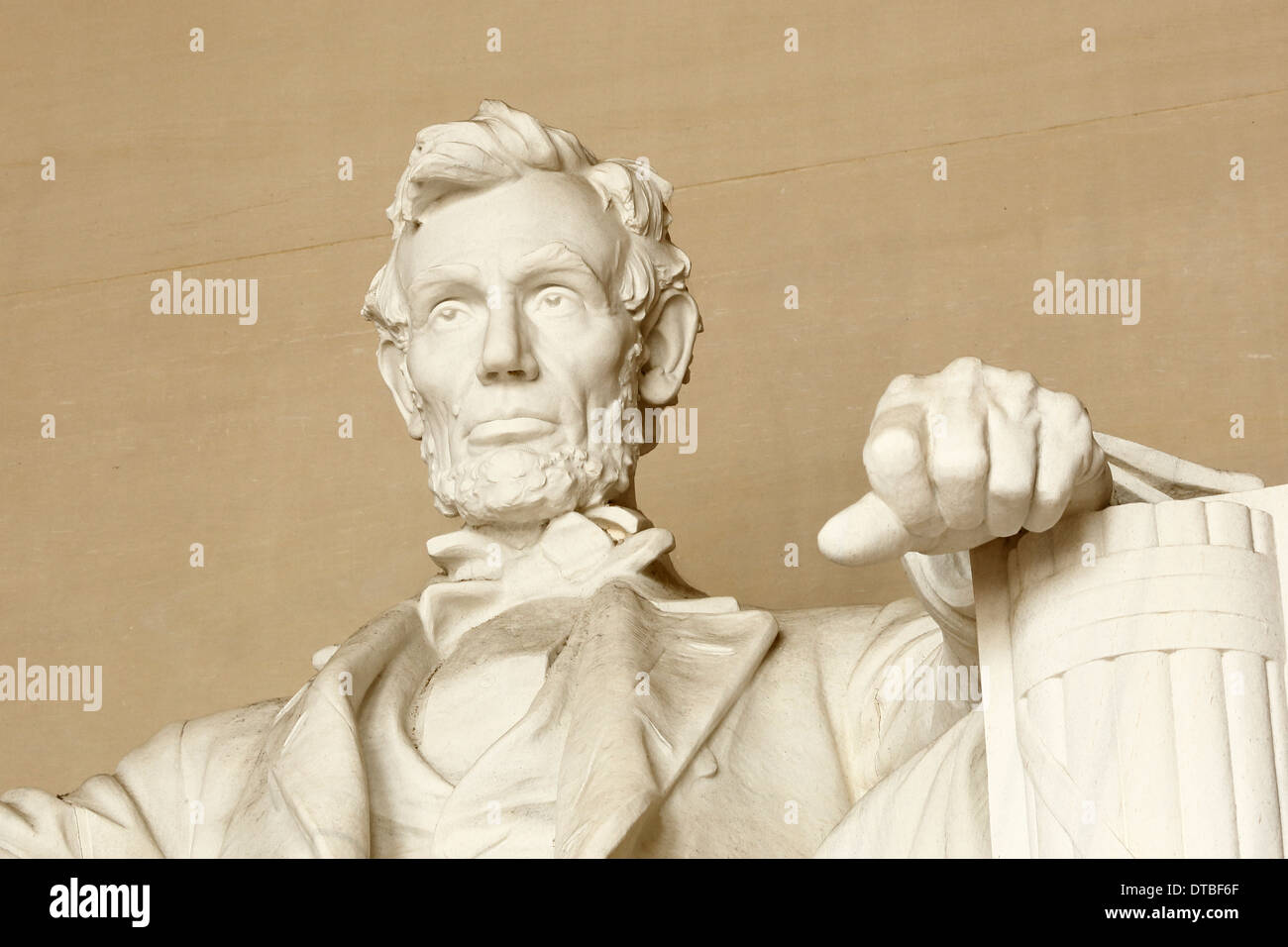 Lincoln statue at Lincoln memorial in Washington DC Stock Photo - Alamy