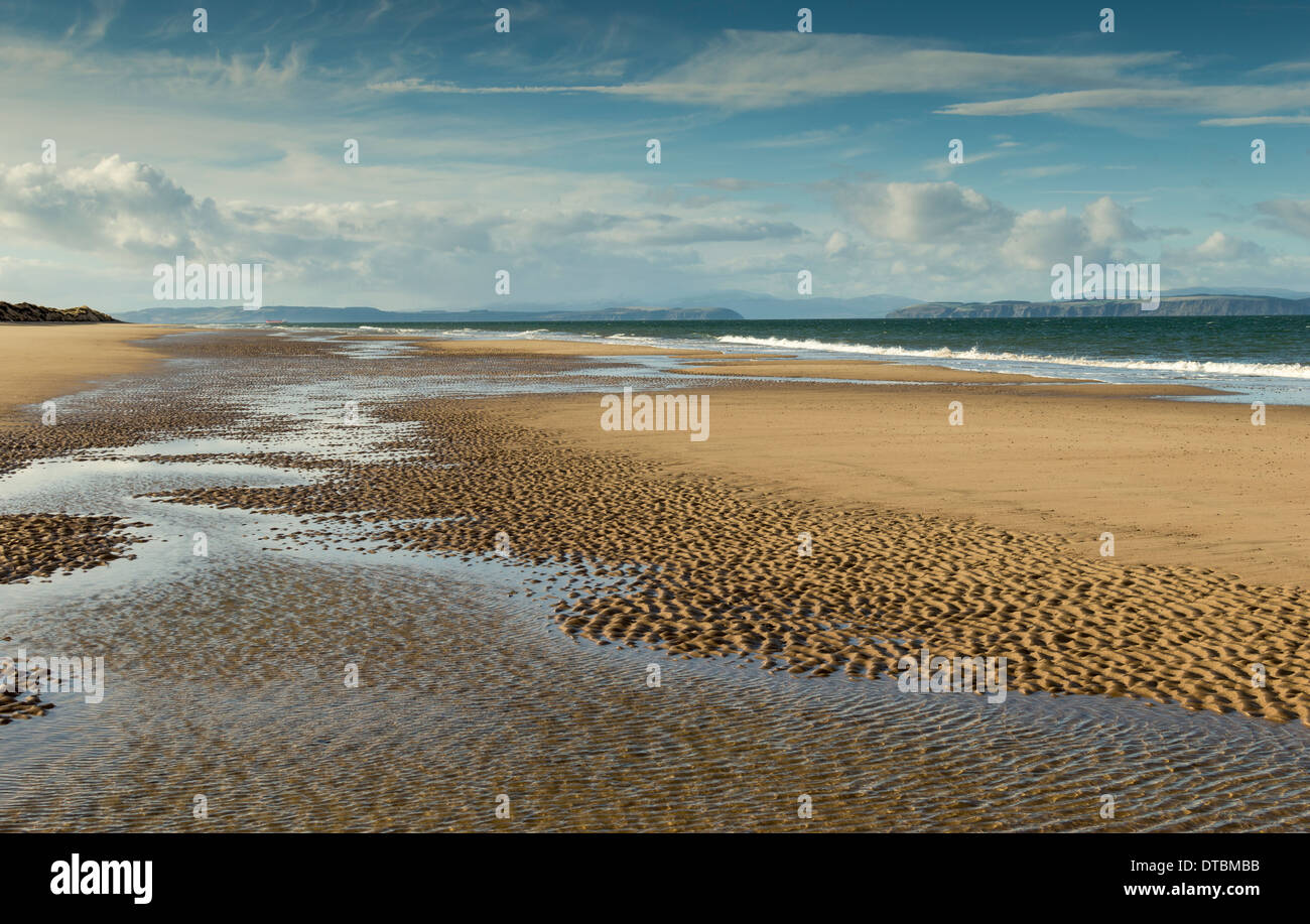CULBIN BEACH AND SEA WITH THE TIDE WELL OUT AND THE BLACK ISLE SHOWING ...