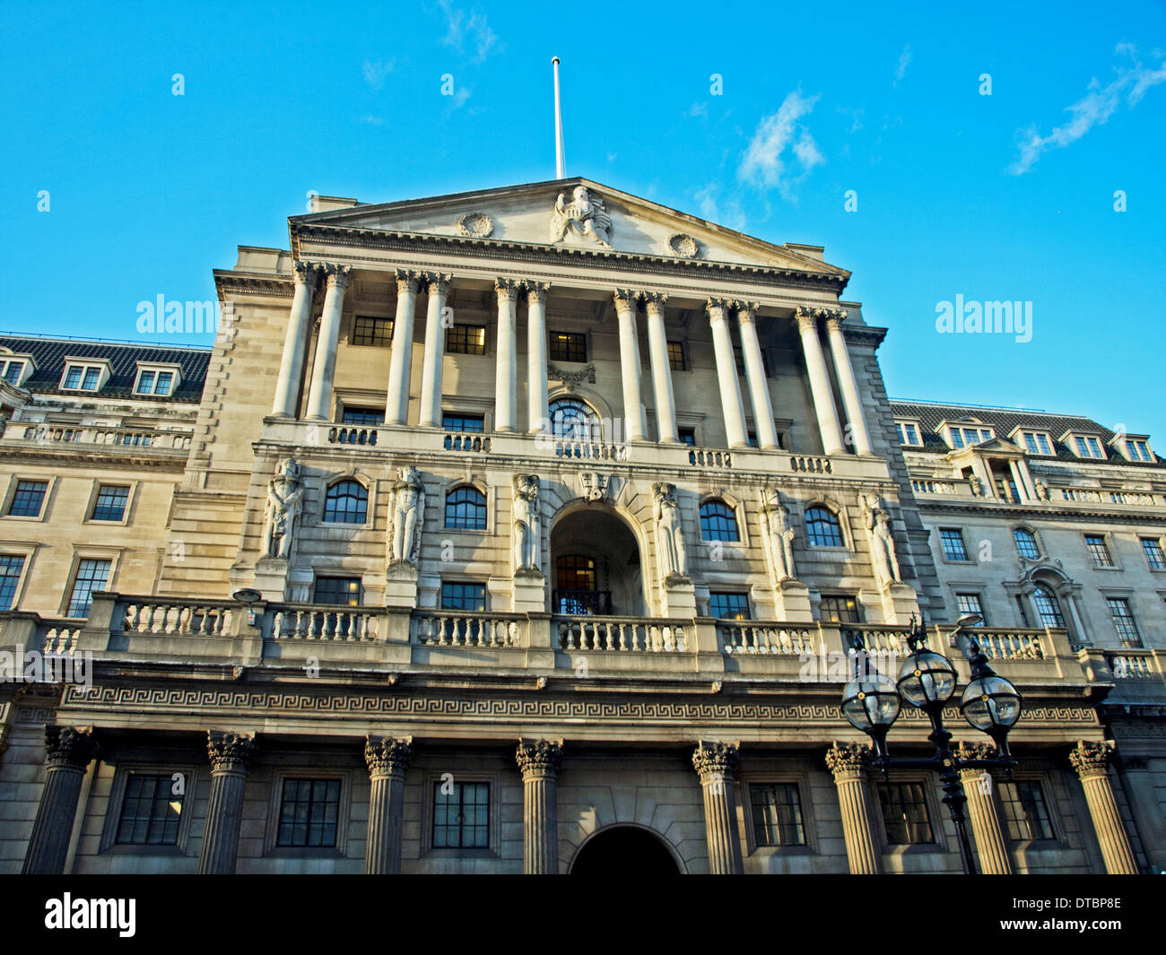 Bank of england london offices hi-res stock photography and images - Alamy