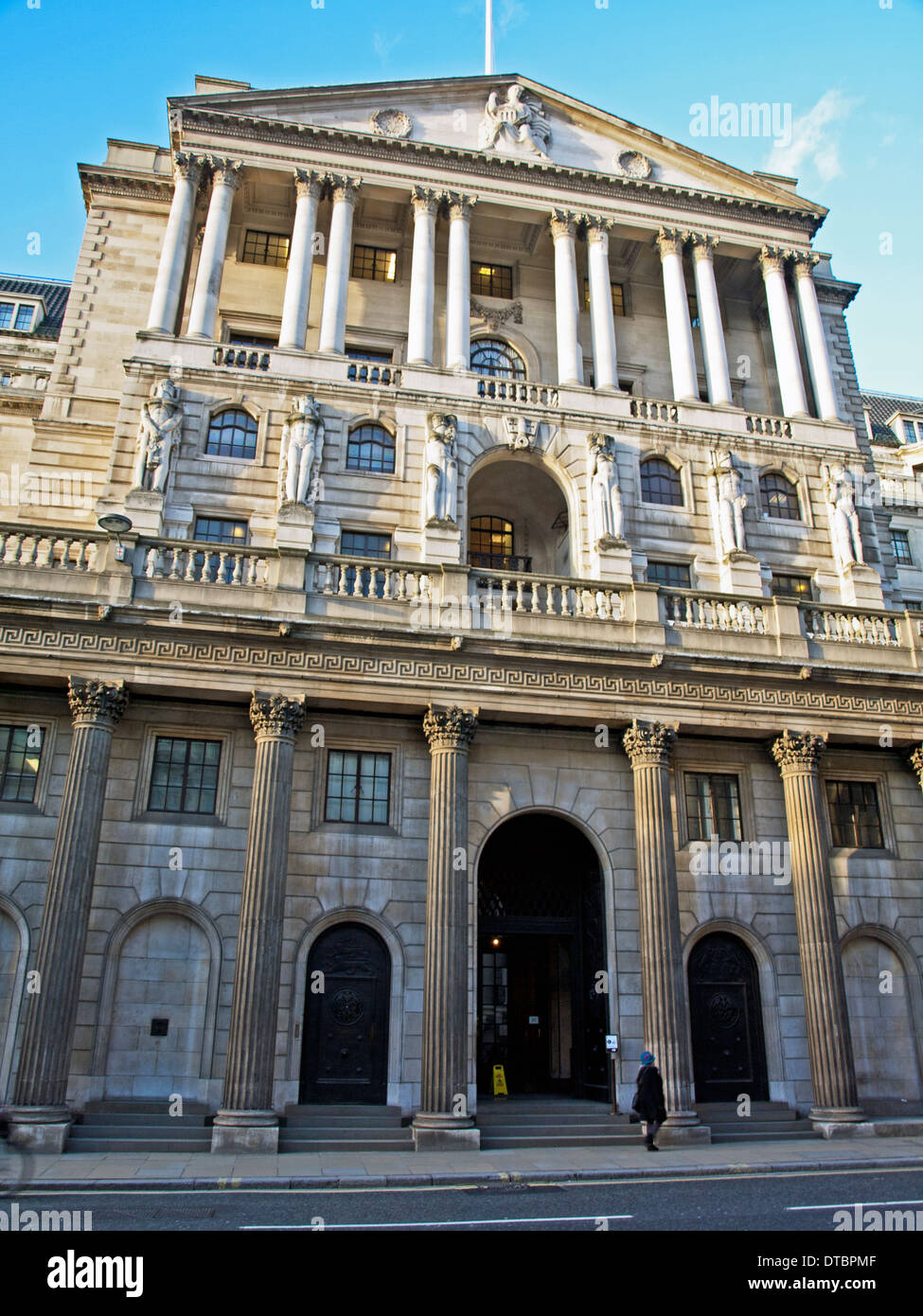 Bank of england london offices hi-res stock photography and images - Alamy