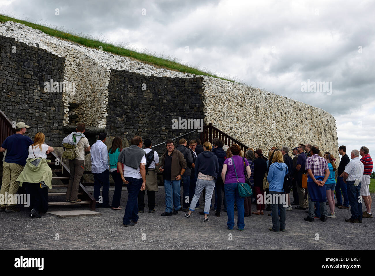 newgrange neolithic passage tomb complex ireland tour group guide ...