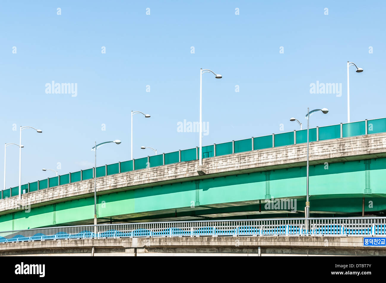 Expressway overpass hi-res stock photography and images - Alamy