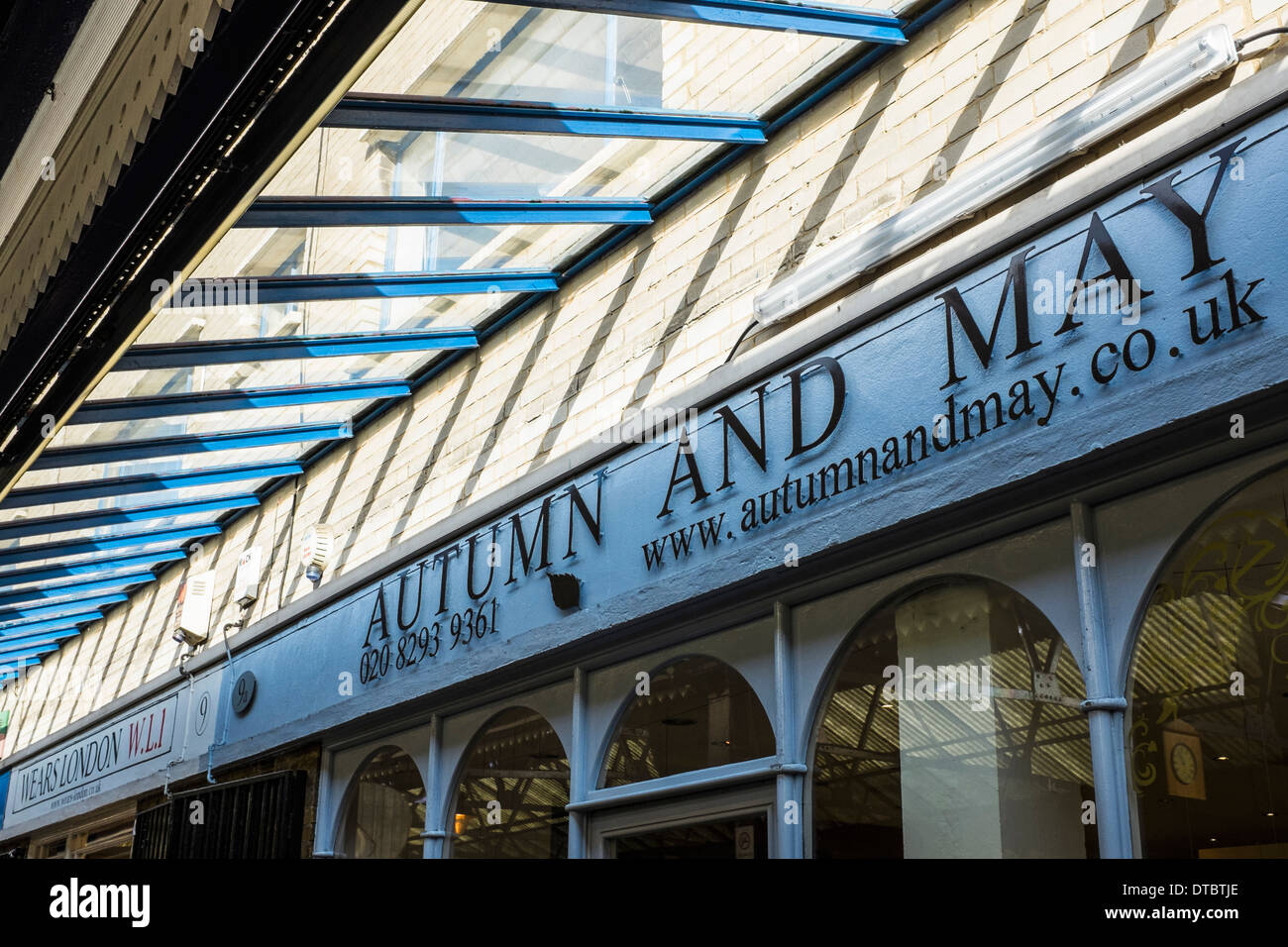Roof borough market in london hi-res stock photography and images - Alamy