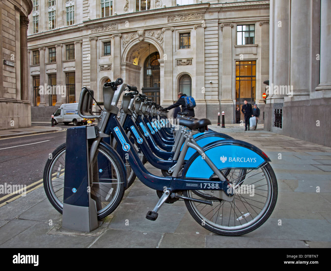 City bike schemes hi-res stock photography and images - Alamy