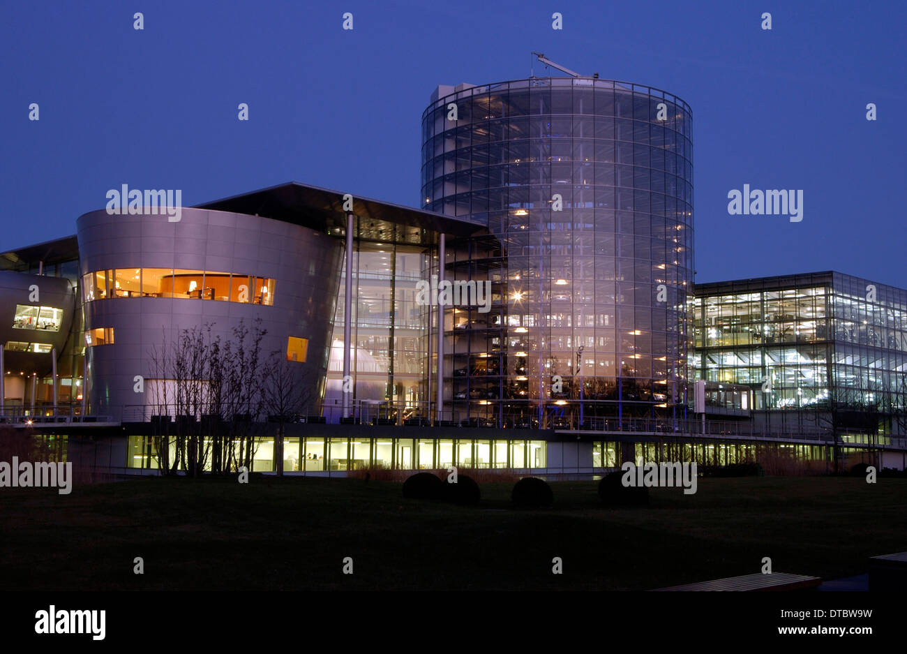 Transparent factory hi-res stock photography and images - Alamy