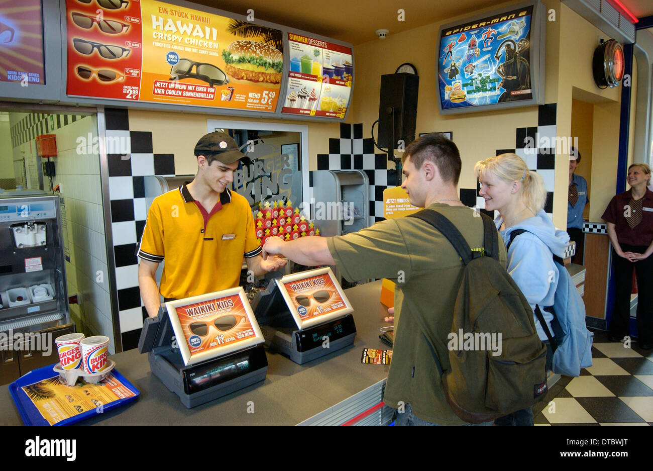 Burger restaurant workers hi-res stock photography and images - Alamy