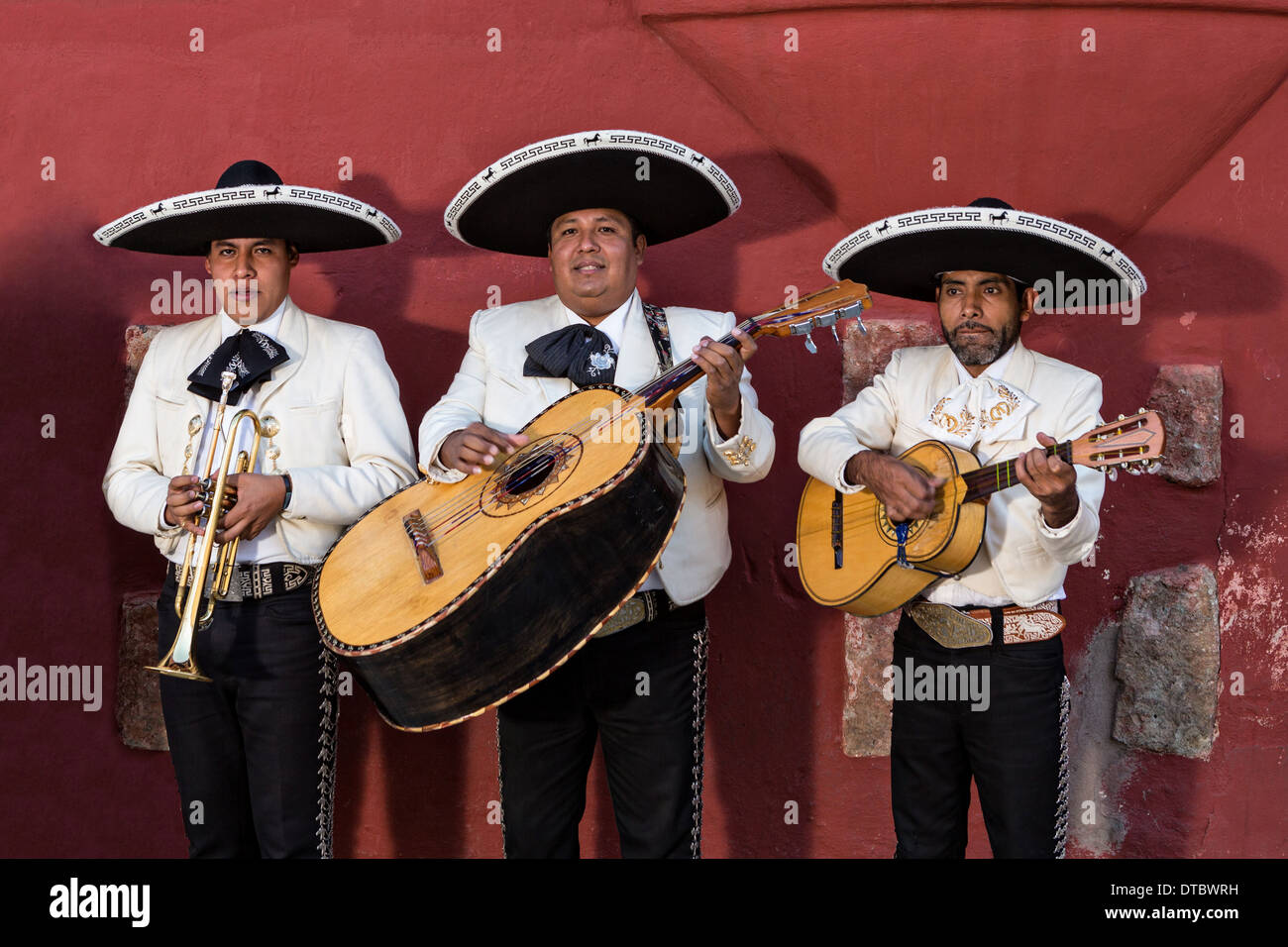 Musicians playing in mariachi band hi-res stock photography and images ...
