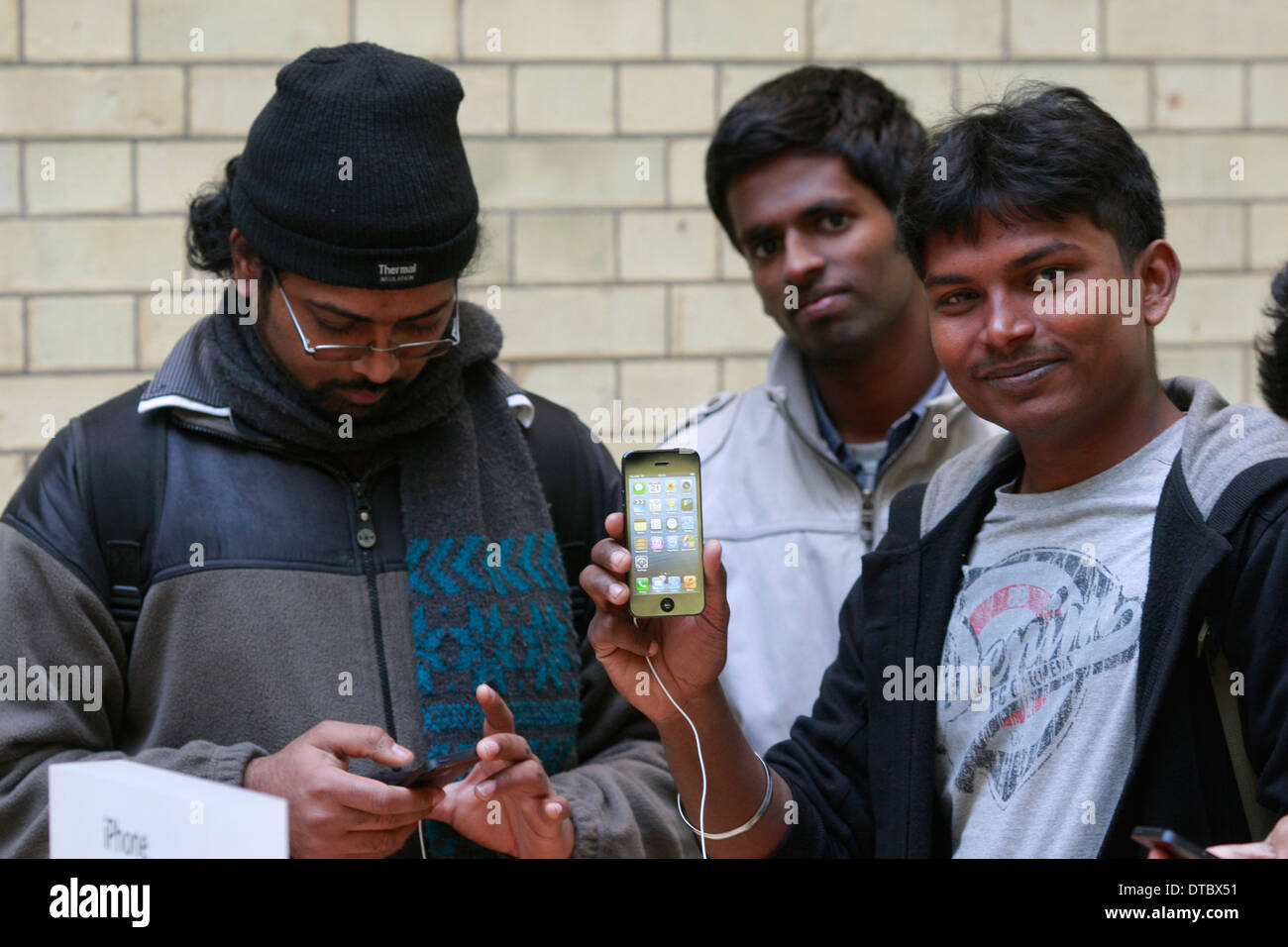 Apple mobile store hi-res stock photography and images - Alamy