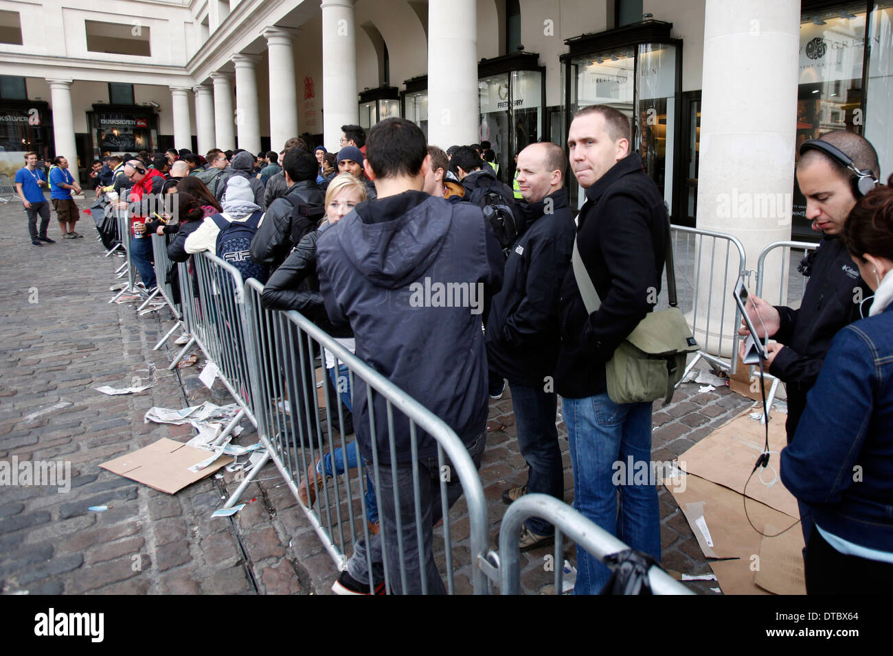 Apple mobile store hi-res stock photography and images - Alamy