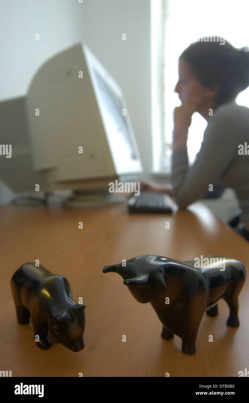 Direct finance hi-res stock photography and images - Alamy