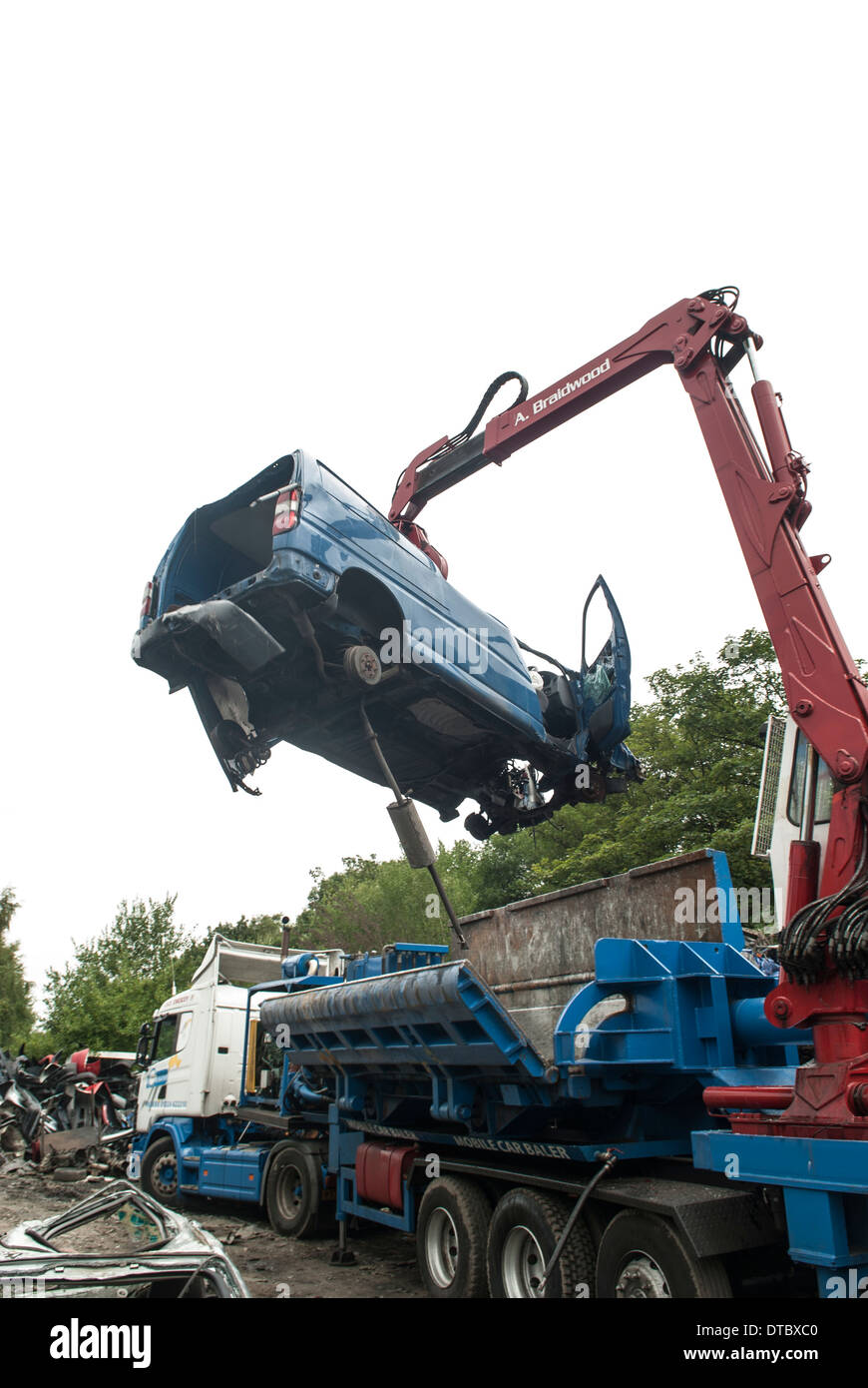 Scrap metal van hi-res stock photography and images - Alamy