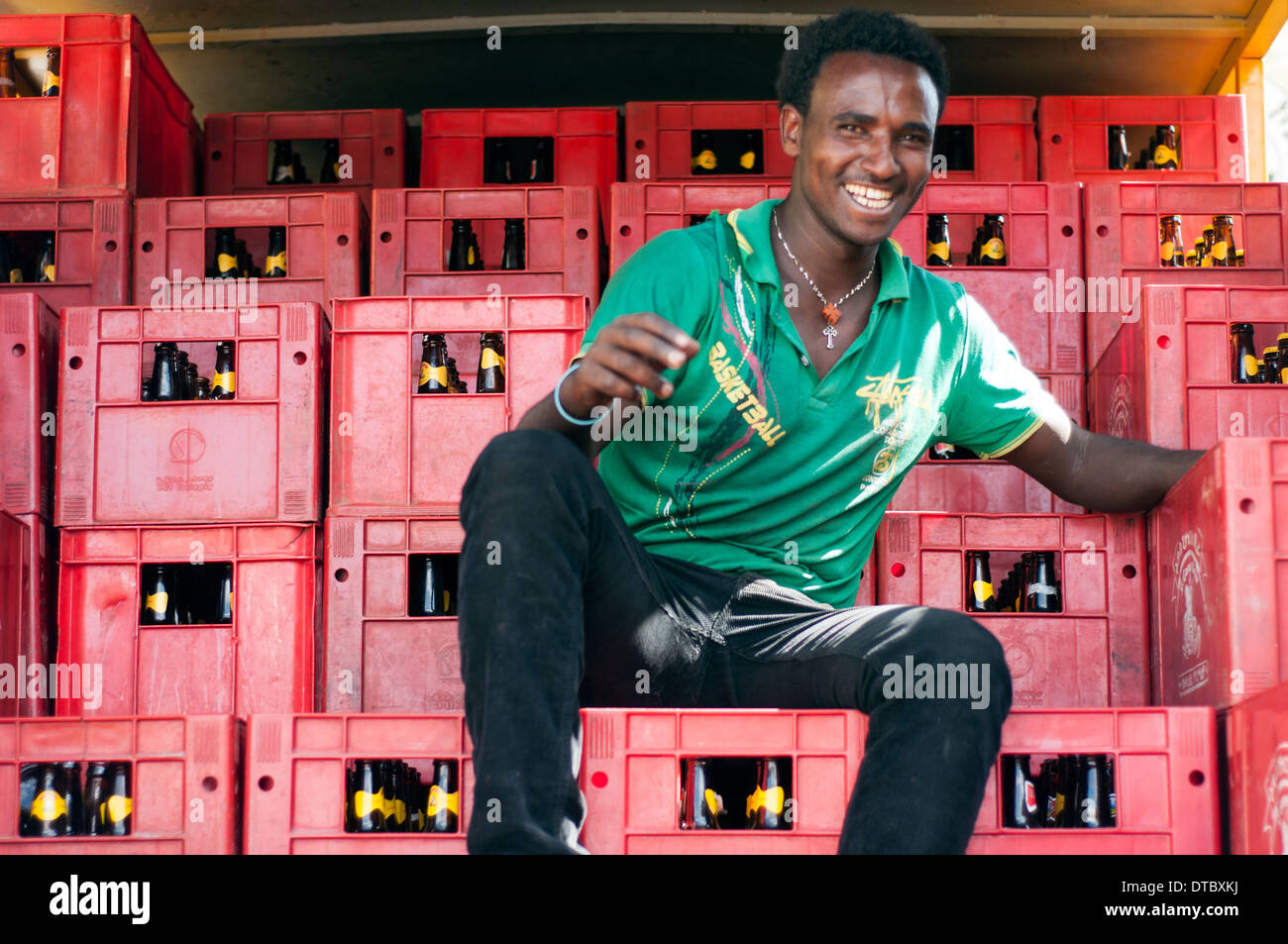 drinks delivery man, Piazza, Addis Ababa, Ethiopia Stock Photo - Alamy