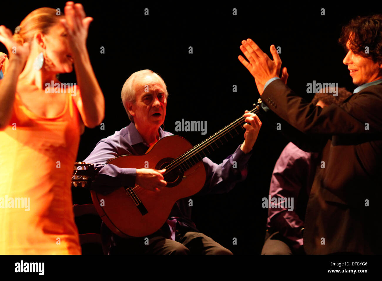 Spanish flamenco guitarist Paco Peña Stock Photo - Alamy