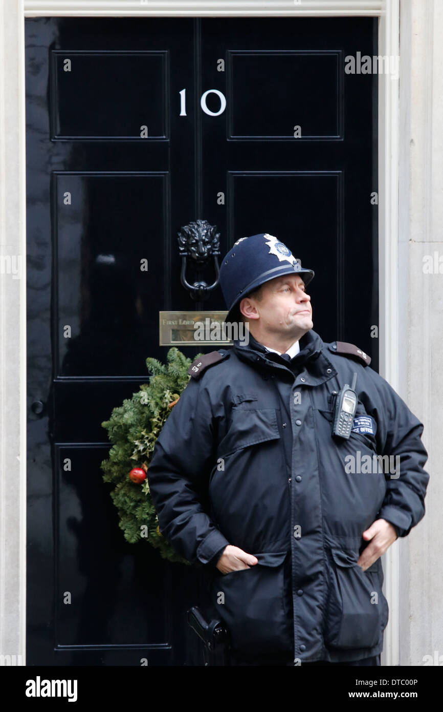 Diplomatic protection hi-res stock photography and images - Alamy