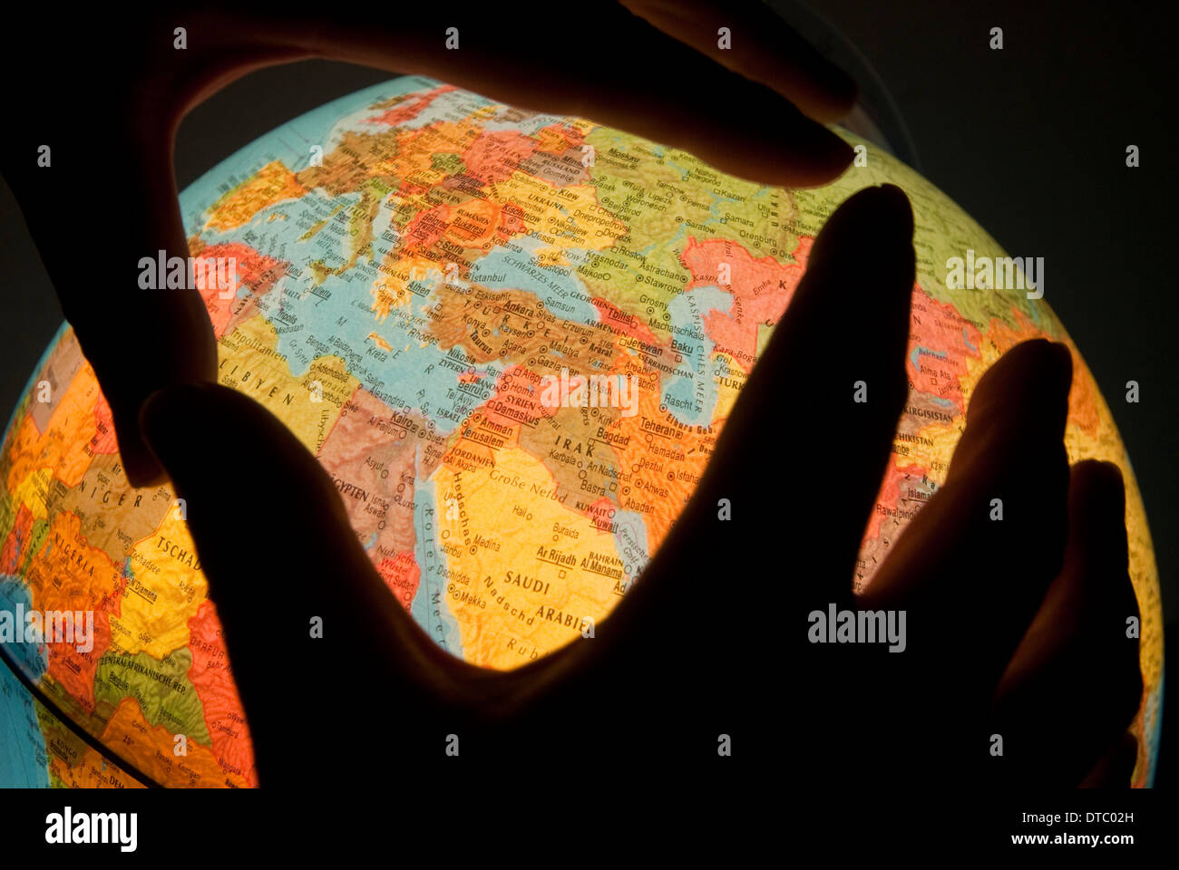 Globalization symbol hi-res stock photography and images - Alamy