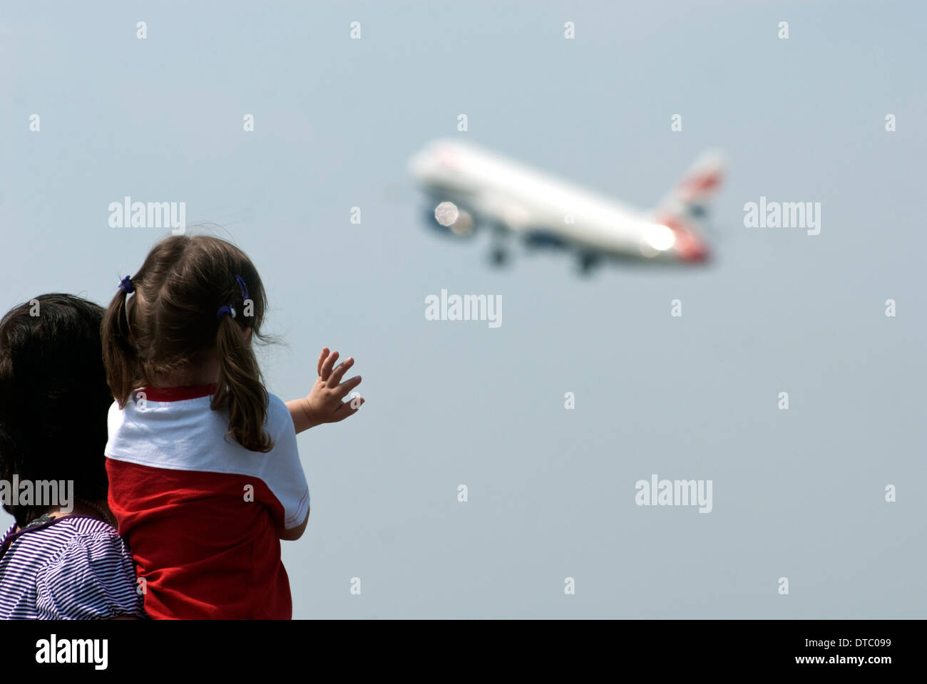 Aircraft waving hi-res stock photography and images - Alamy