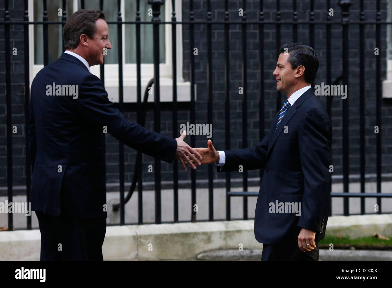 British Prime Minister David Cameron (L) greets Mexican President-elect ...