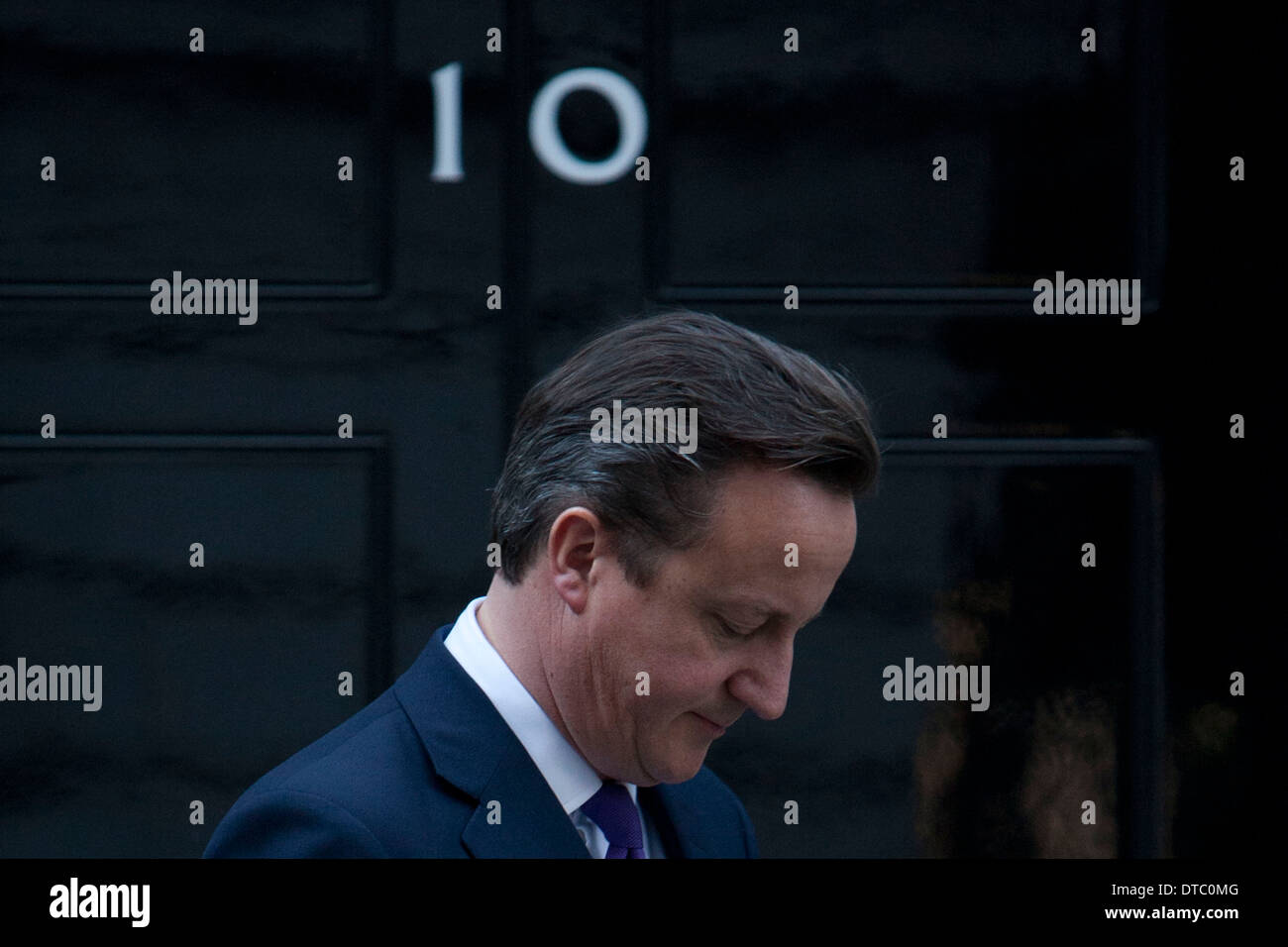 Leaves n10 downing street hi-res stock photography and images - Alamy
