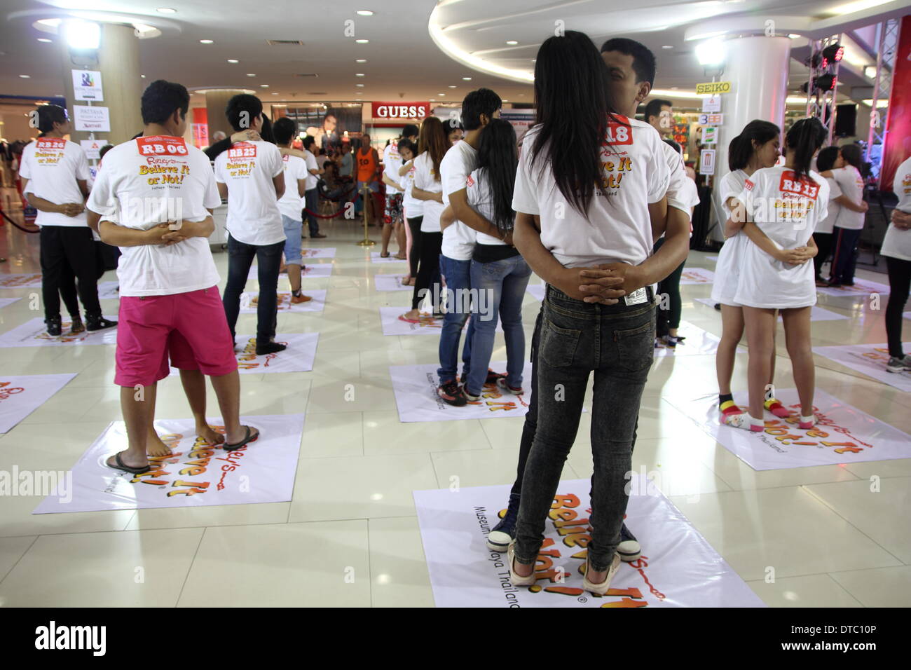 Worlds Longest Hug High Resolution Stock Photography and Images - Alamy