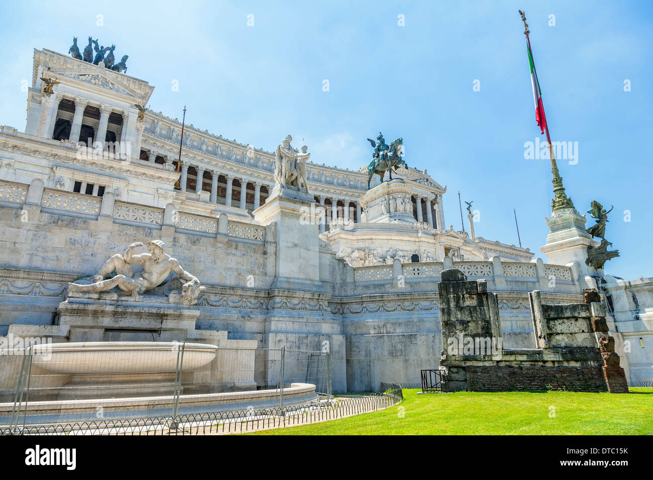 Venice Palace in Rome Stock Photo - Alamy