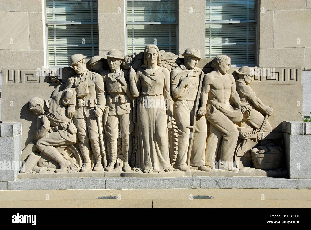 Sculptures on the front of the Mississippi War Memorial Building in the ...
