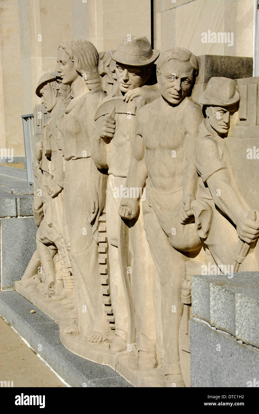 Sculptures on the front of the Mississippi War Memorial Building in the ...