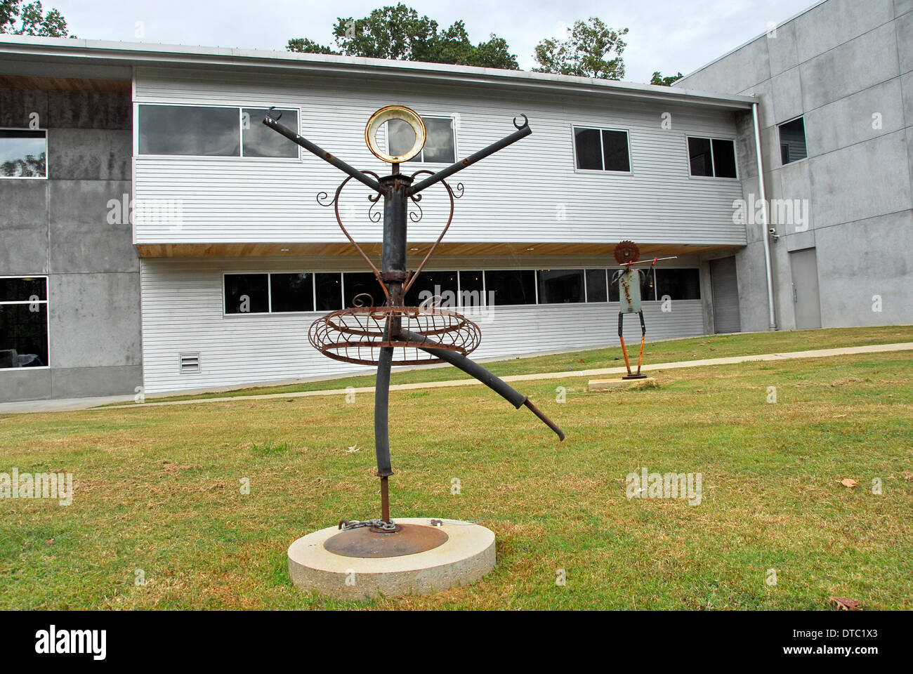Iron sculpture in front of the MS Craft Center in Jackson, Mississippi ...