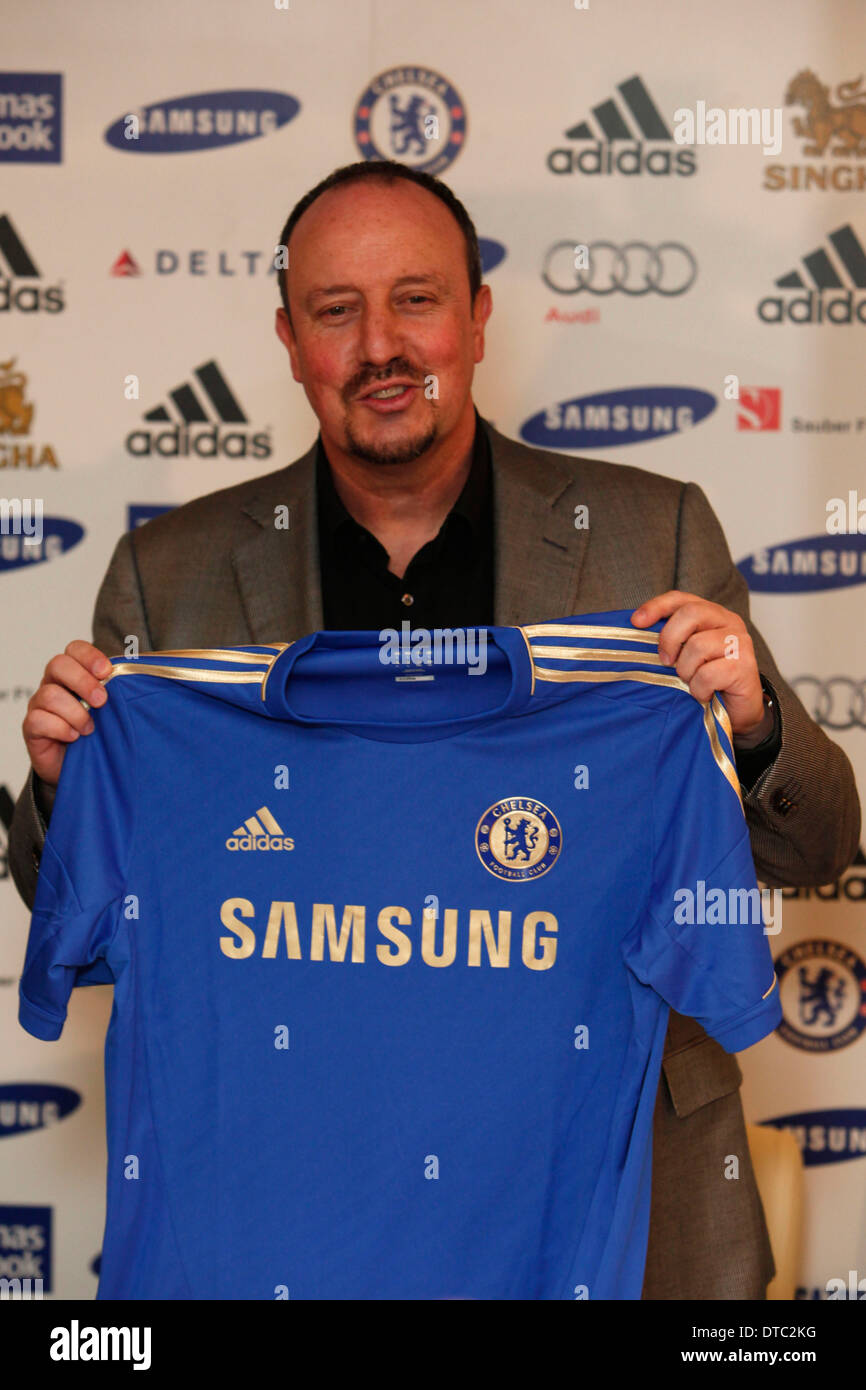 Chelsea's new interim coach Rafael Benitez Stock Photo - Alamy Chelsea's new interim coach Rafael Benitez Stock Photo - Alamy