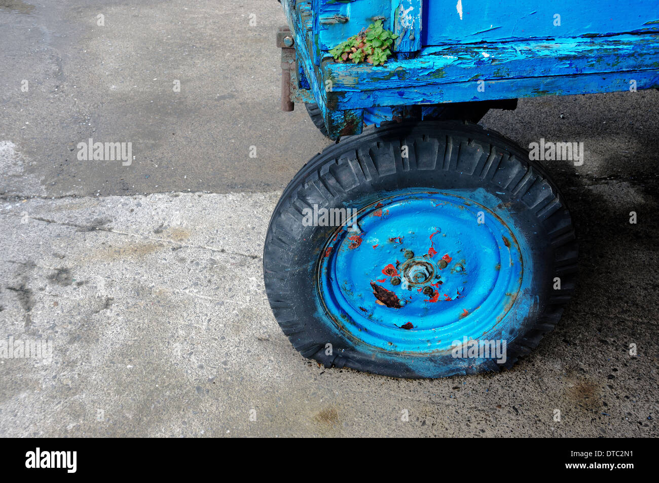 Deflated tyre hi-res stock photography and images - Alamy