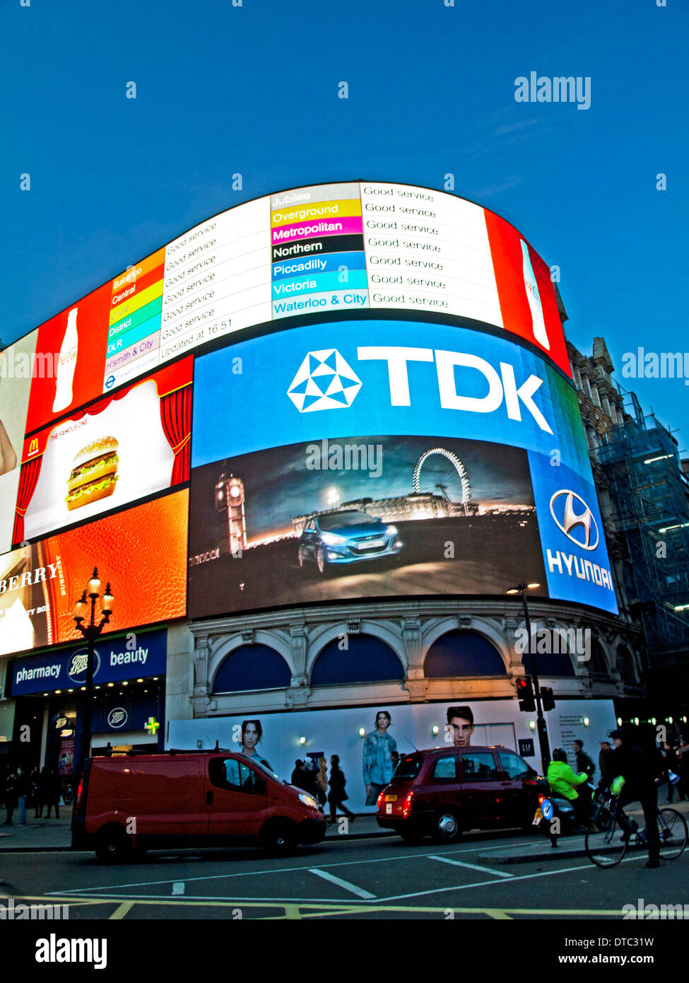 Neon billboards piccadilly circus west hi-res stock photography and ...