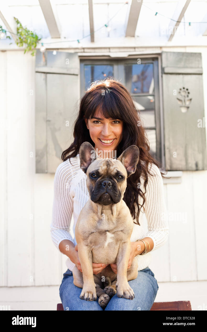 Shutter dog hi-res stock photography and images - Alamy