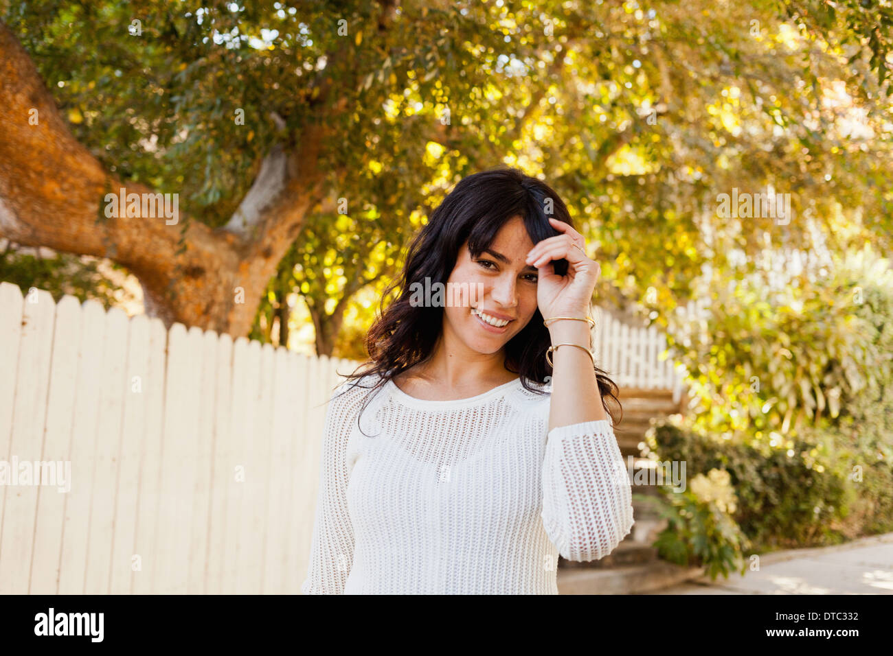 Hand hands in hair hi-res stock photography and images - Alamy