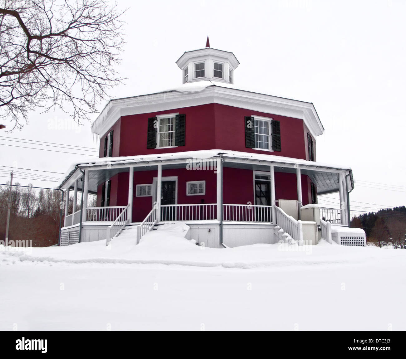 Octagon house hi-res stock photography and images - Alamy