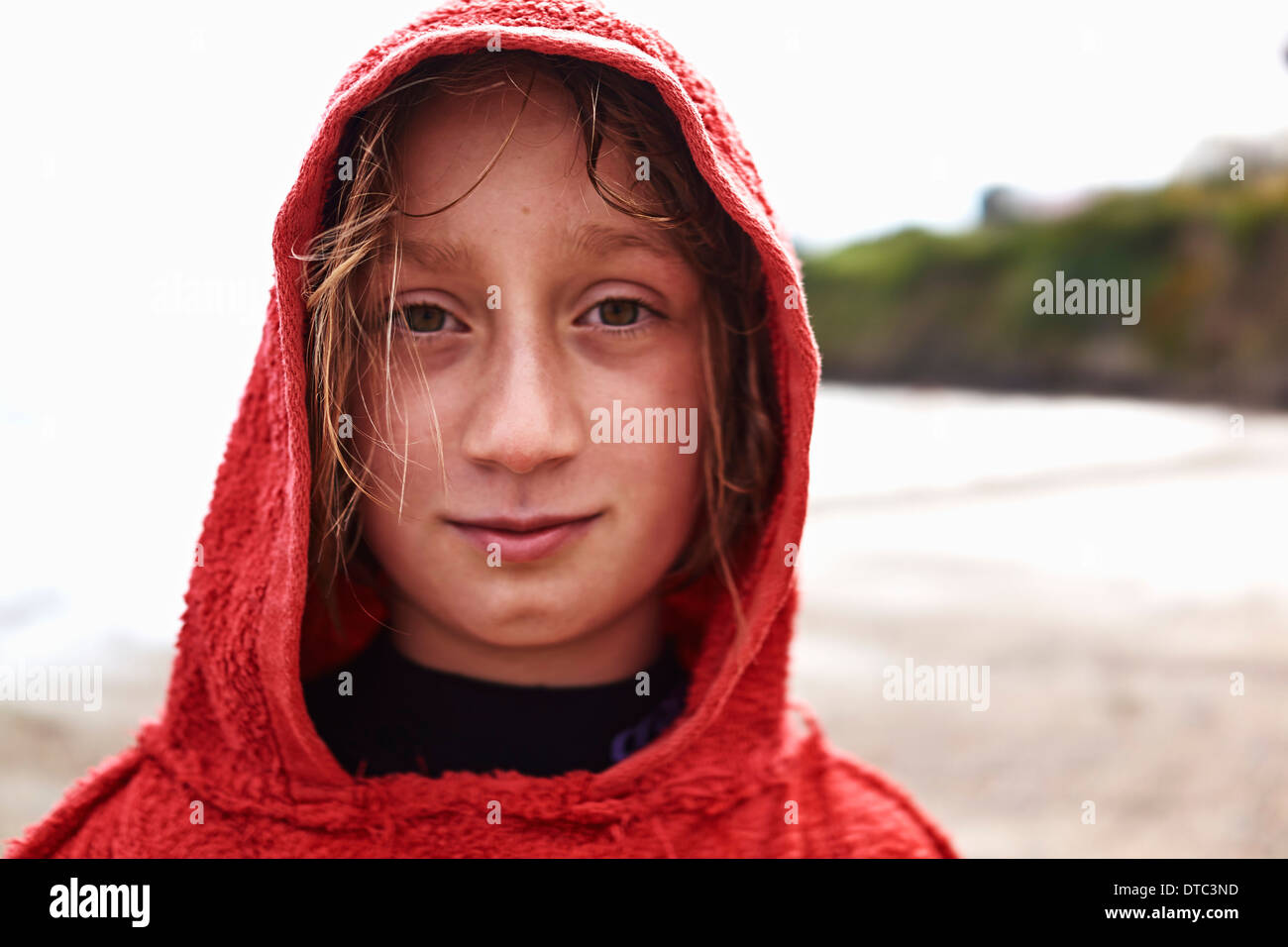 Red hooded hi-res stock photography and images - Alamy
